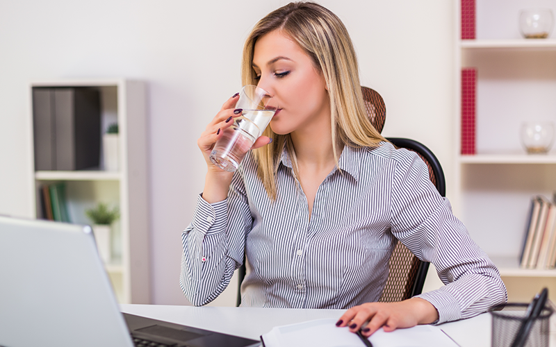 7 Top Reasons Your Should Stay Hydrated – Especially at work – Midwest ...